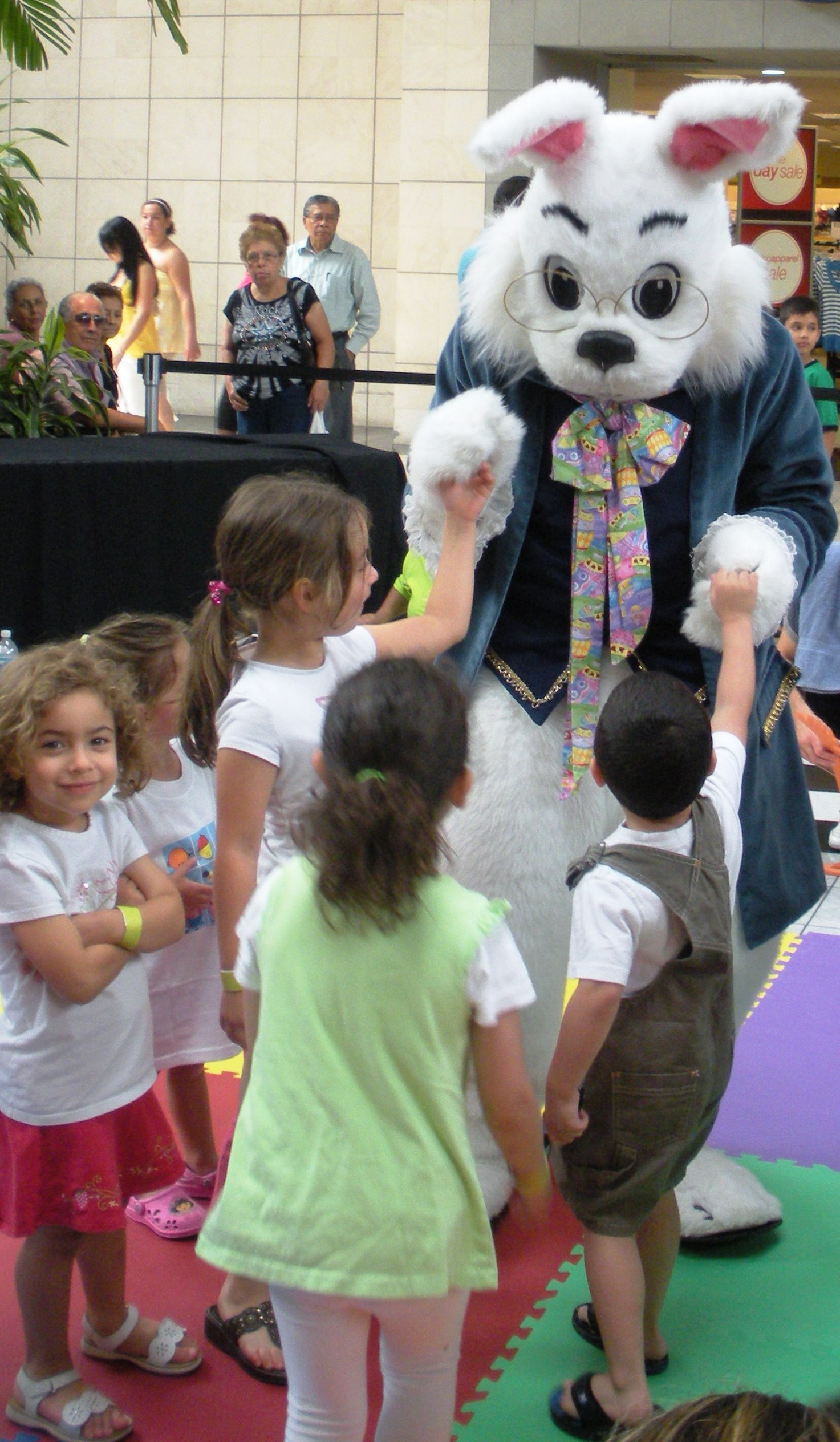 “Spring Into Fashion” with Easter Bunny Brunch at Miami International ...