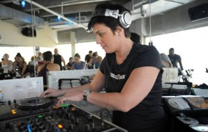 DJ Tracy Young mixes up WMC during the Muscle Milk Spin2 Session at ...