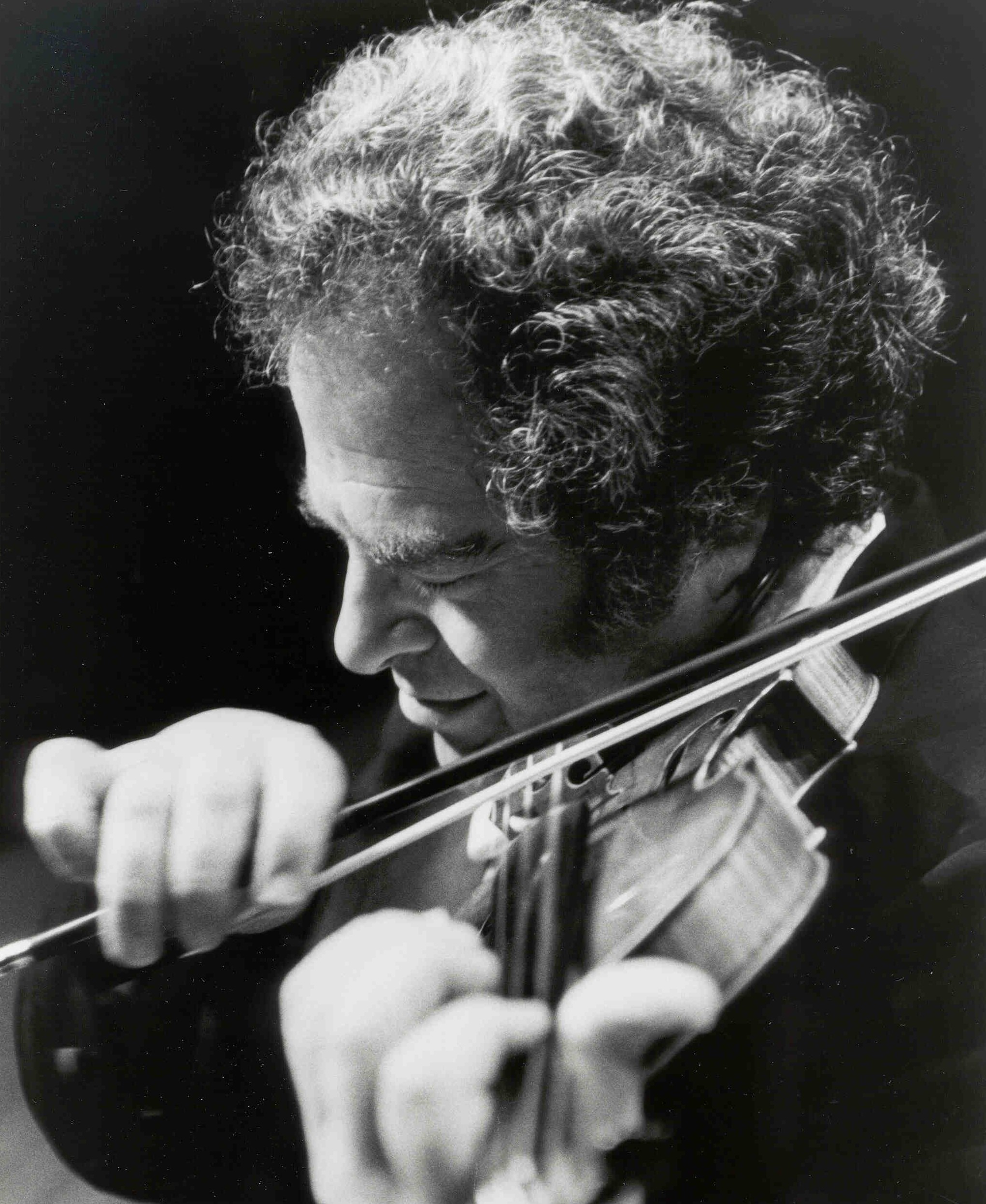 ITZHAK PERLMAN, Solo Recital at John S. and James L. Knight Concert ...