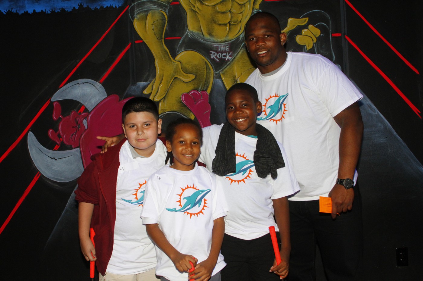 Miami Dolphins take 40 students to Monster Mini Golf in Miramar ...
