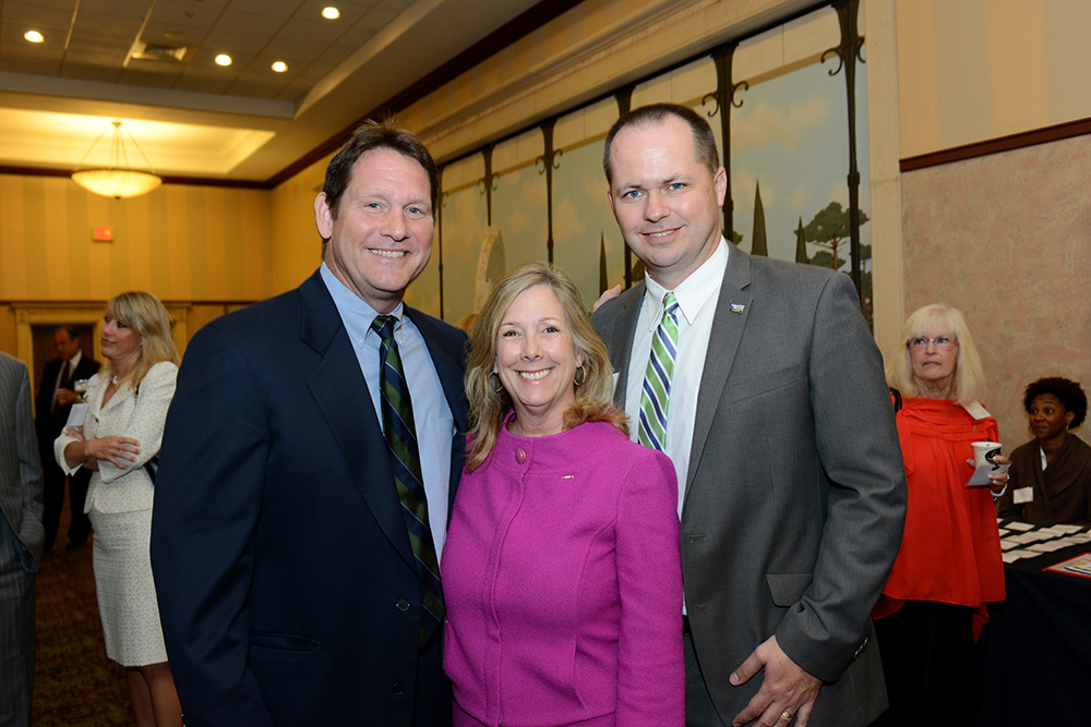 2-1-1 BROWARD HONORS EIGHT COMMUNITY PARTNERS – Premier Guide Miami