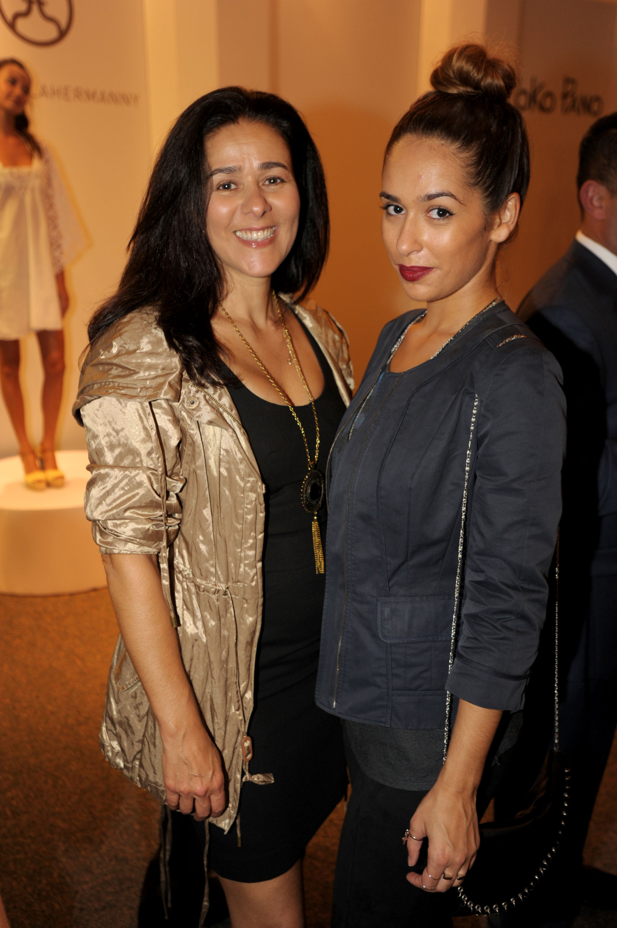 VOGUE MIAMI ISSUE WITH A BRAZILIAN PREVIEW TO MIAMI SWIM WEEK – Premier ...