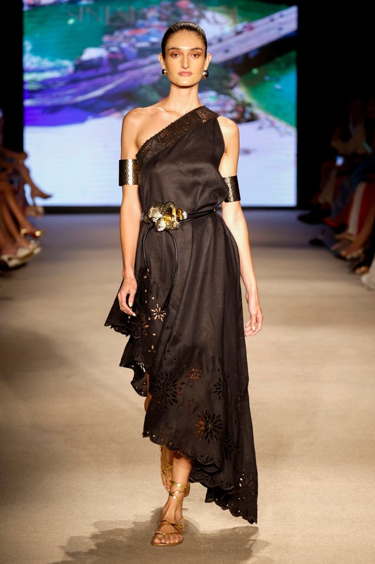 SINESIA KAROL RESORT 2025 RUNWAY SHOW AT PARAISO MIAMI SWIM WEEK ...