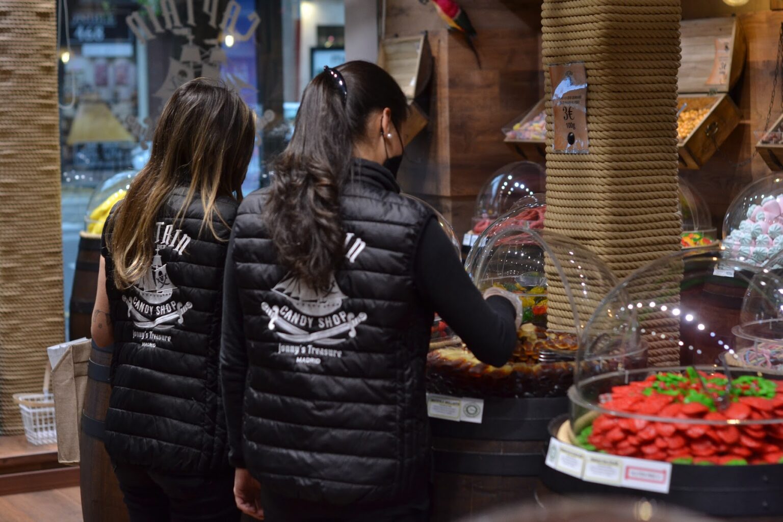 Worldwide Boutique Candy Shop, Captain Candy, Expands to the United ...