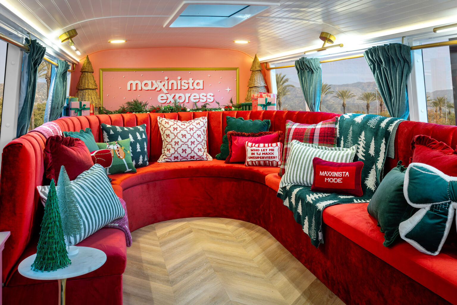 Miami Gets the Festive Maxxinista Express Tour — A Joyful Holiday ...